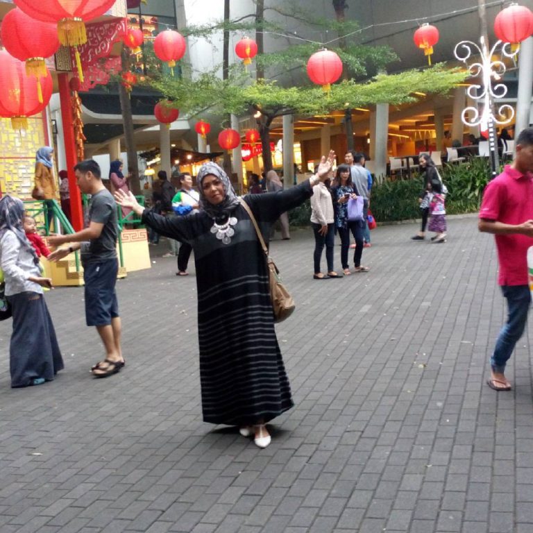 Ciwalk (Cihampelas Walk) Bandung, Mall Yang Lain Dari Yang Lain ...